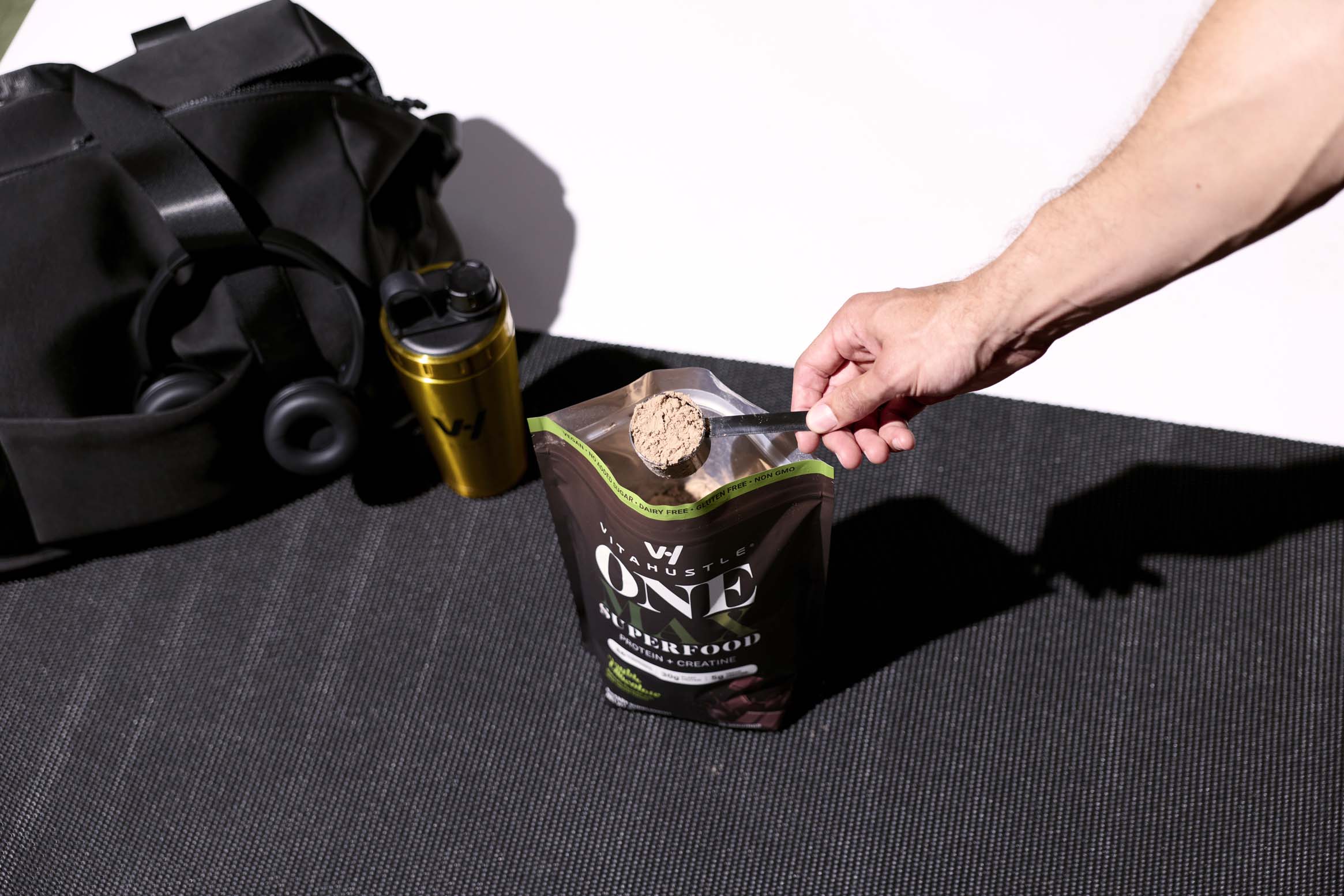 VitaHustle ONE MAX vs. Bloom Creatine: What’s Actually Better for Resu